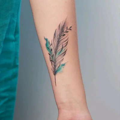 Tatuiruotė 'Plunksna': Simbolika, Stiliai ir Dizaino Idėjos | Vean ...